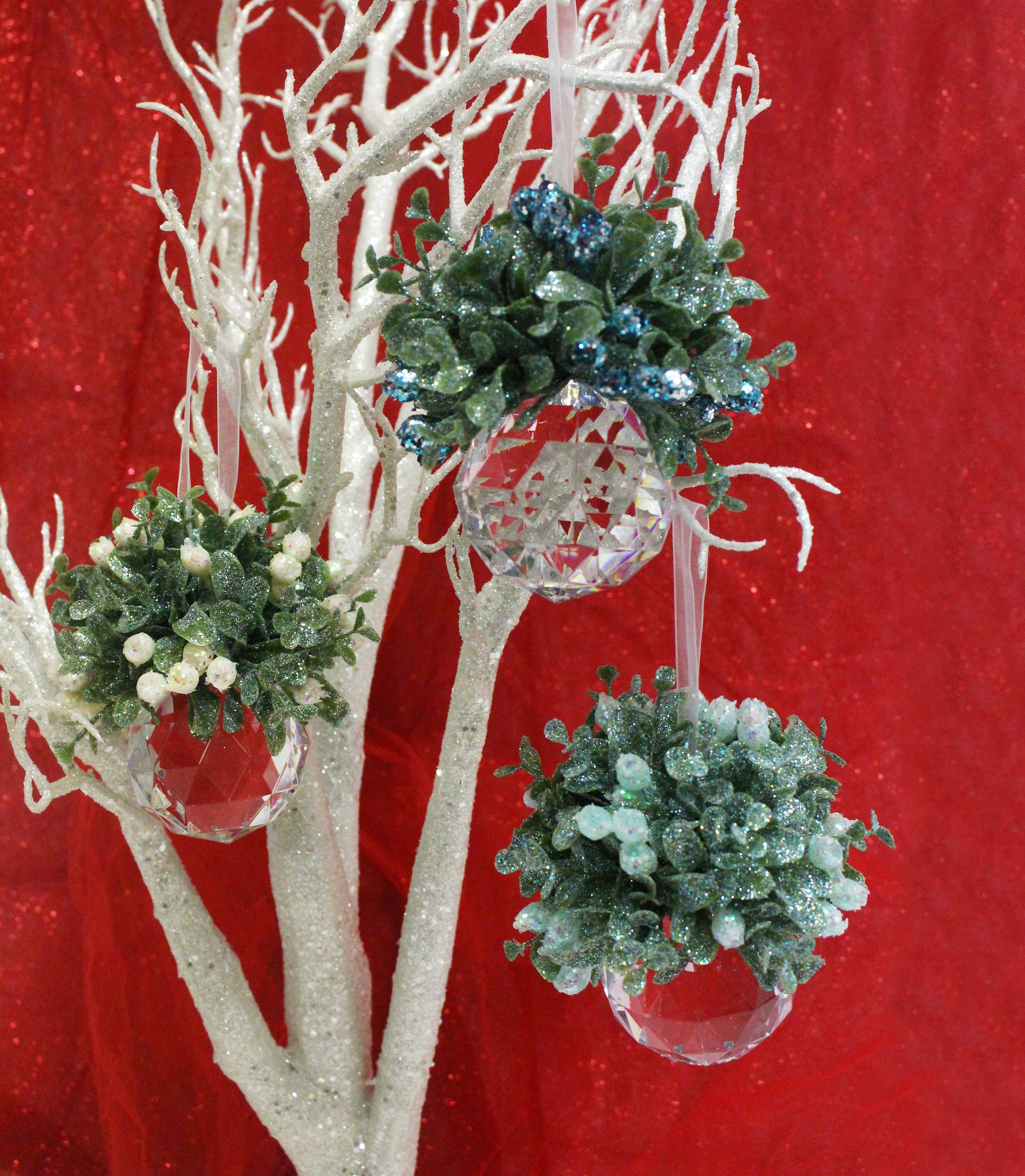 Diamond Cut Sphere Kissing Krystal Ornament - Best of Everything ...