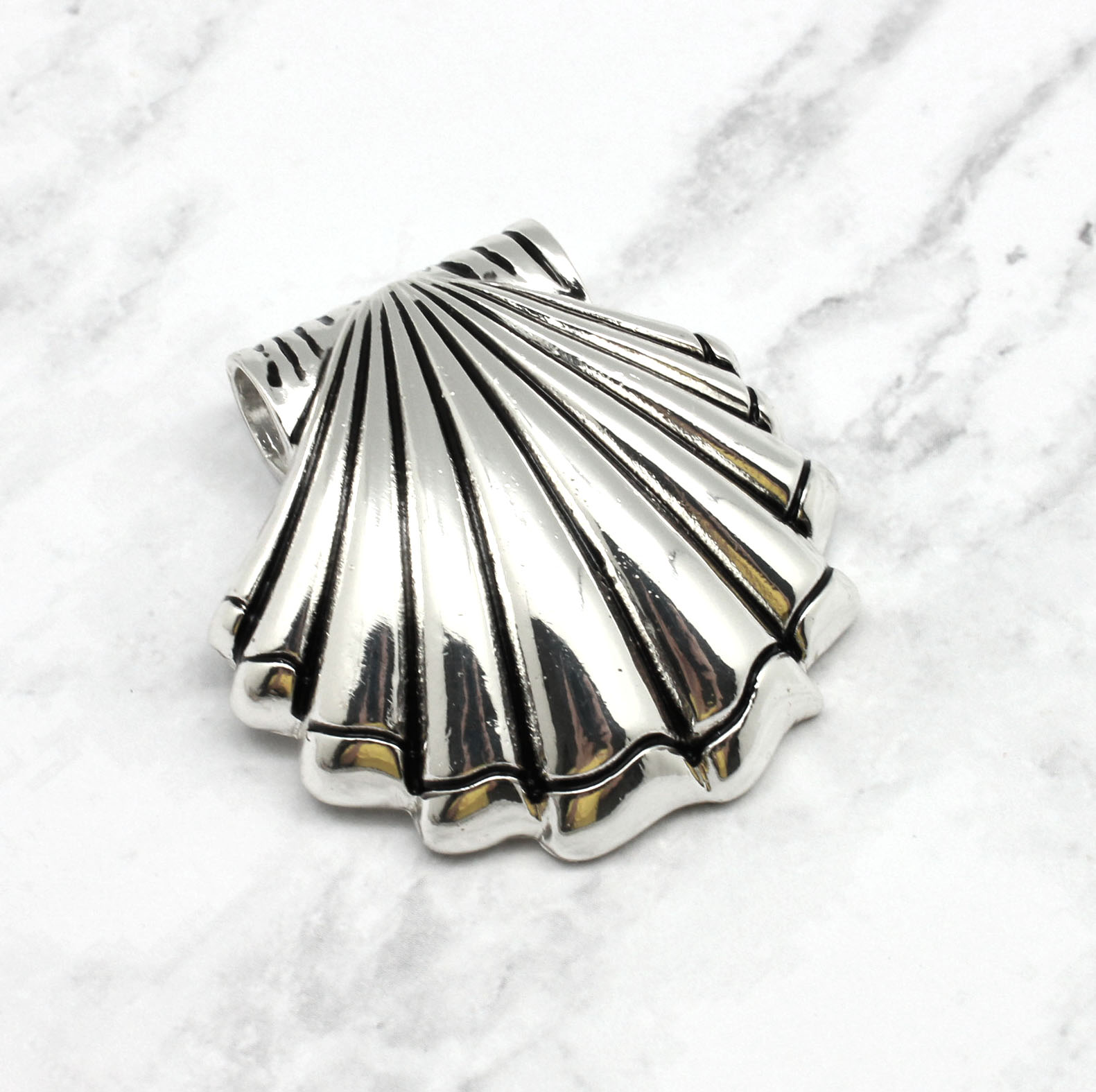 Sandy Shell Pendant - Best of Everything | Online Shopping